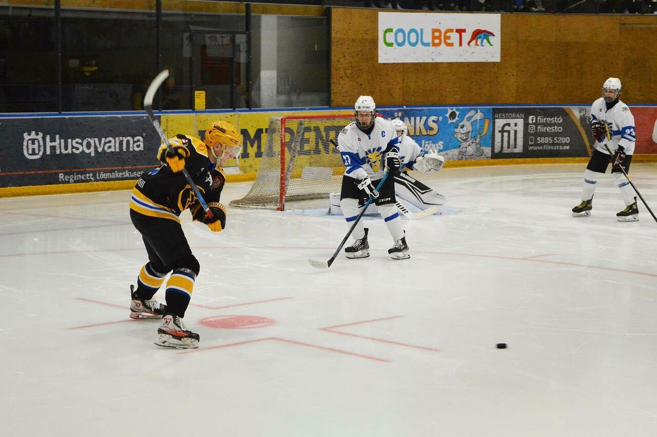 Tartu Välk 494 alistas kodujääl liiga liidri HS Riga 6:2, Vassili ...