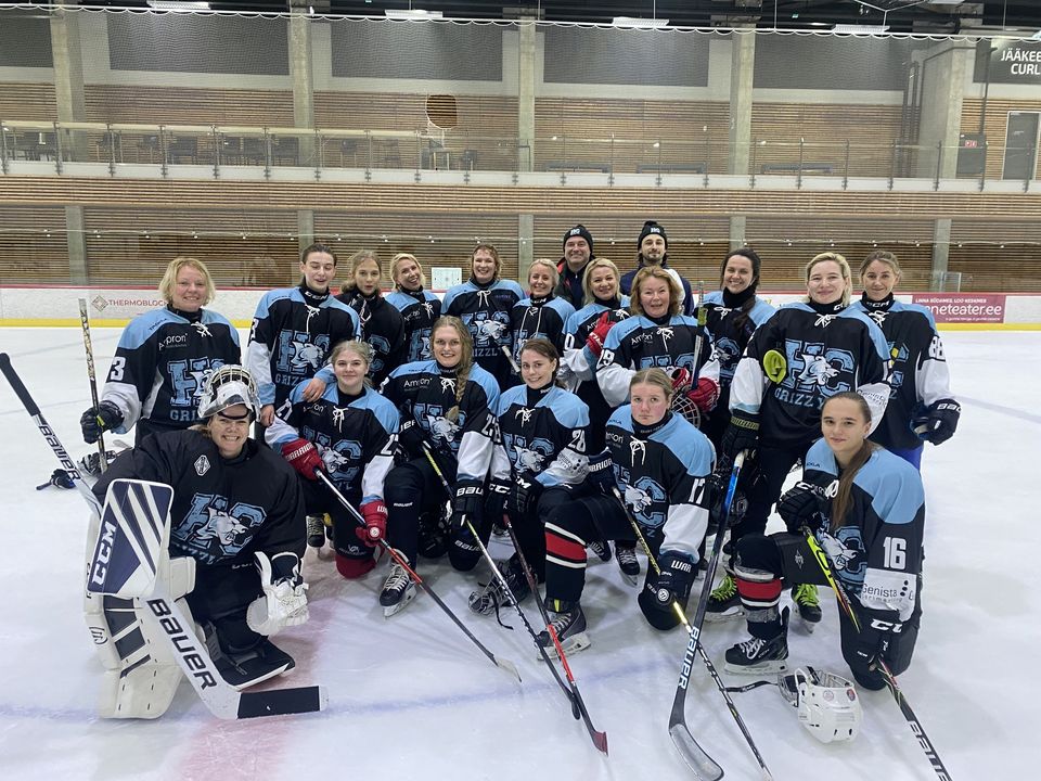 PAF Naiste Hokiliigas tegid liider HC Everest ja HC Grizzlyz 3:3 viigi ...